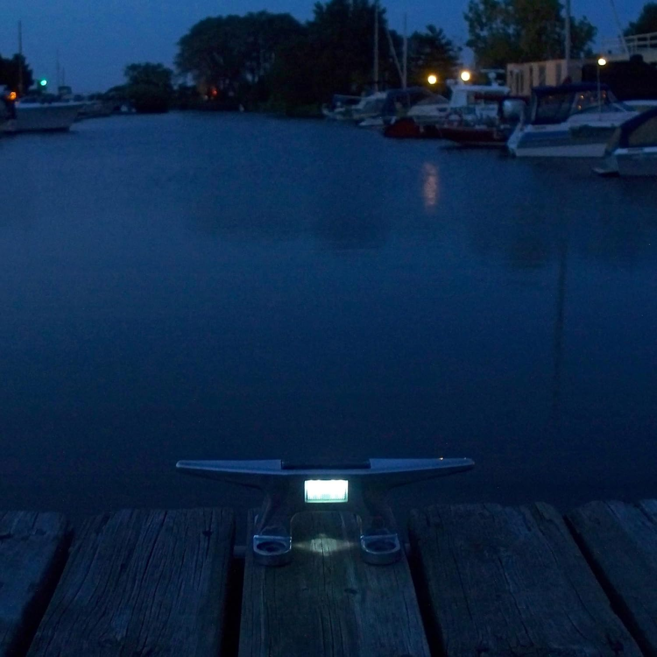 Dock Edge Solar Light Dock Cleat DE96288F — DIY-Docks.com